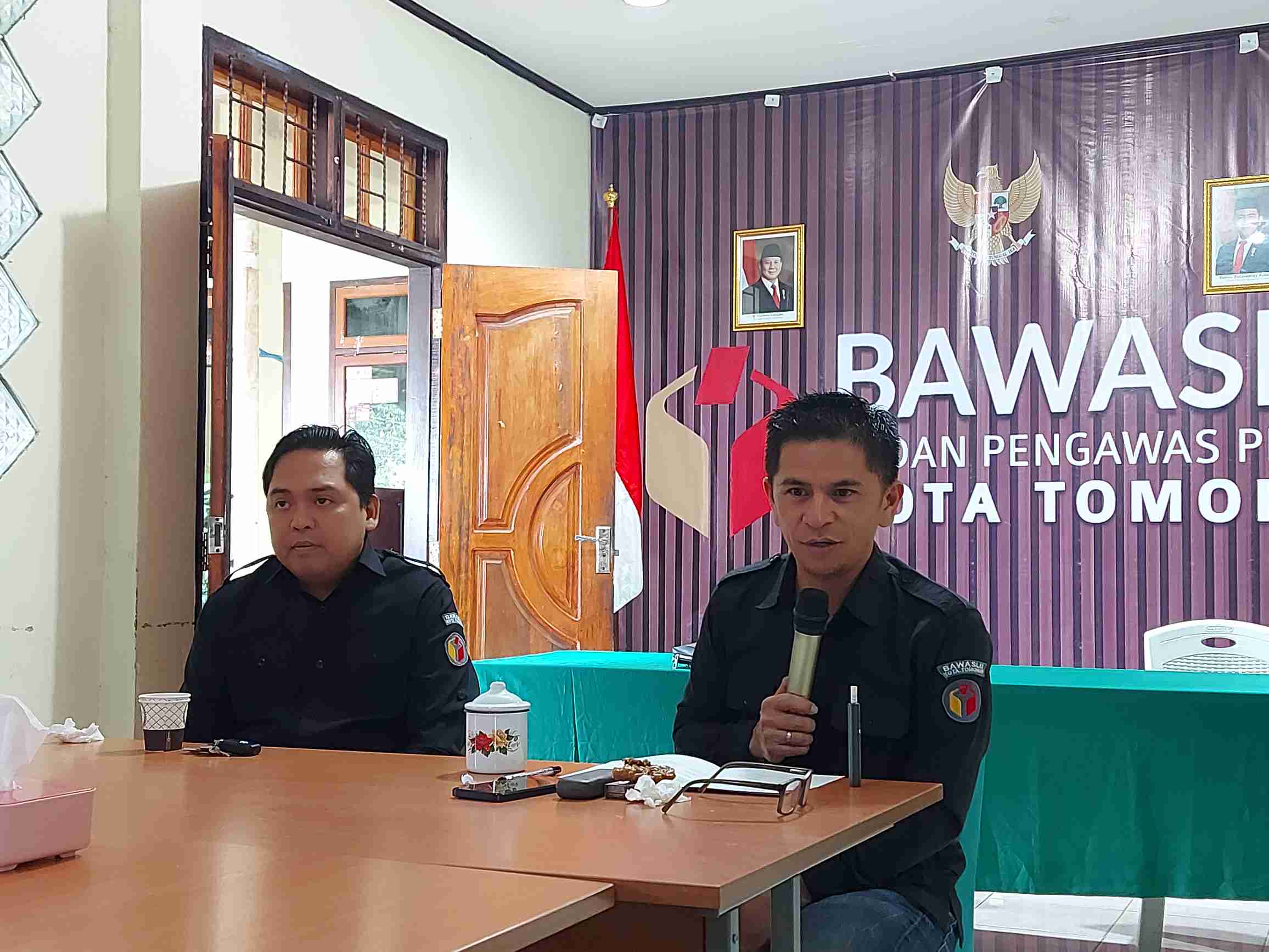 Ada Surat Suara Rusak, Bawaslu Minta KPU Segera Tindak Lanjuti ke ... Ada Surat Suara Rusak, Bawaslu Minta KPU Segera Tindak Lanjuti ke ...